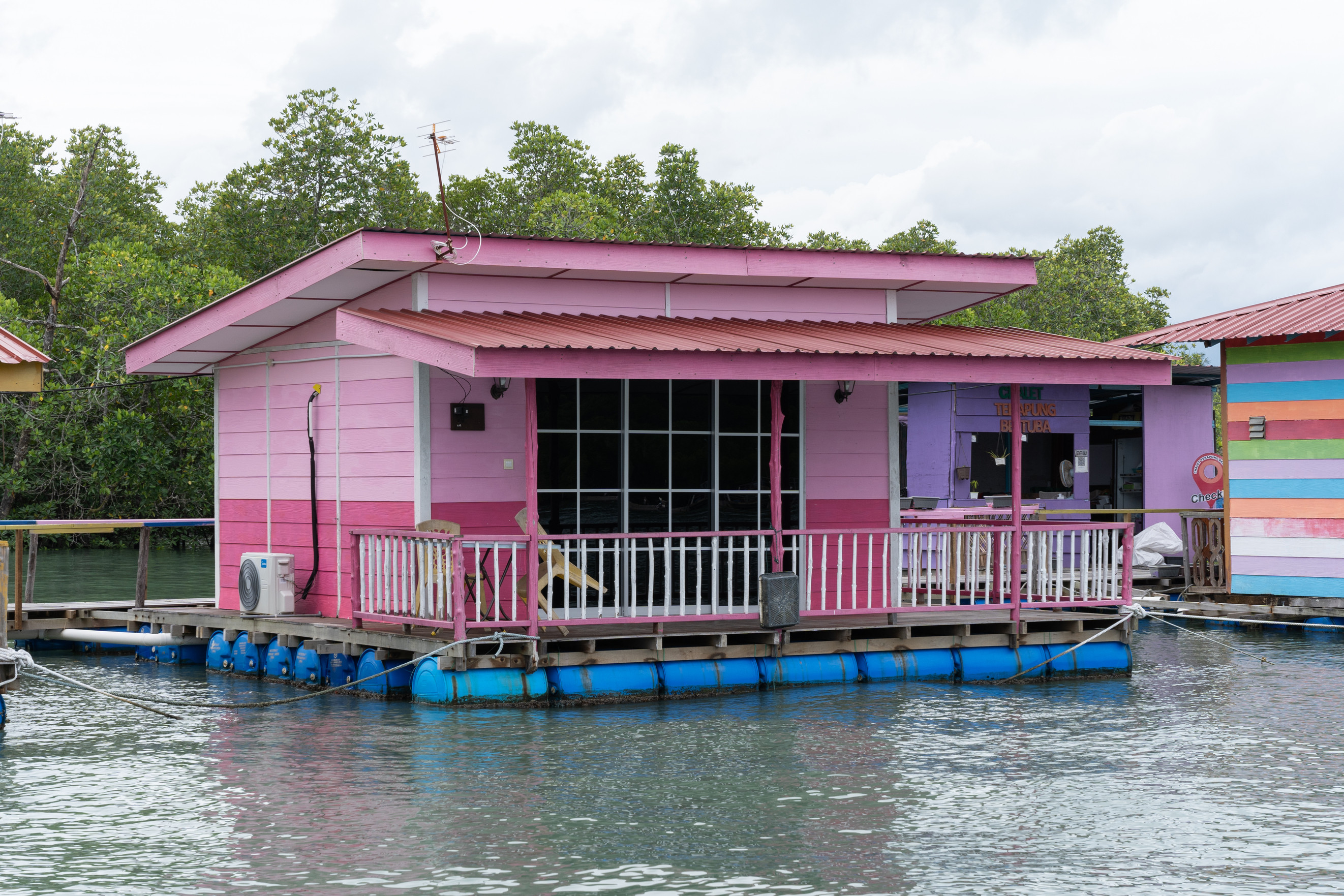 Chalet Terapung Bestuba